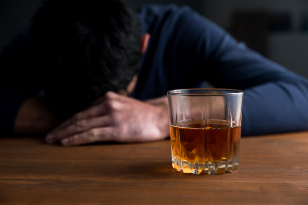 8 Alcohol Poisoning Symptoms To Watch Out For - BHC